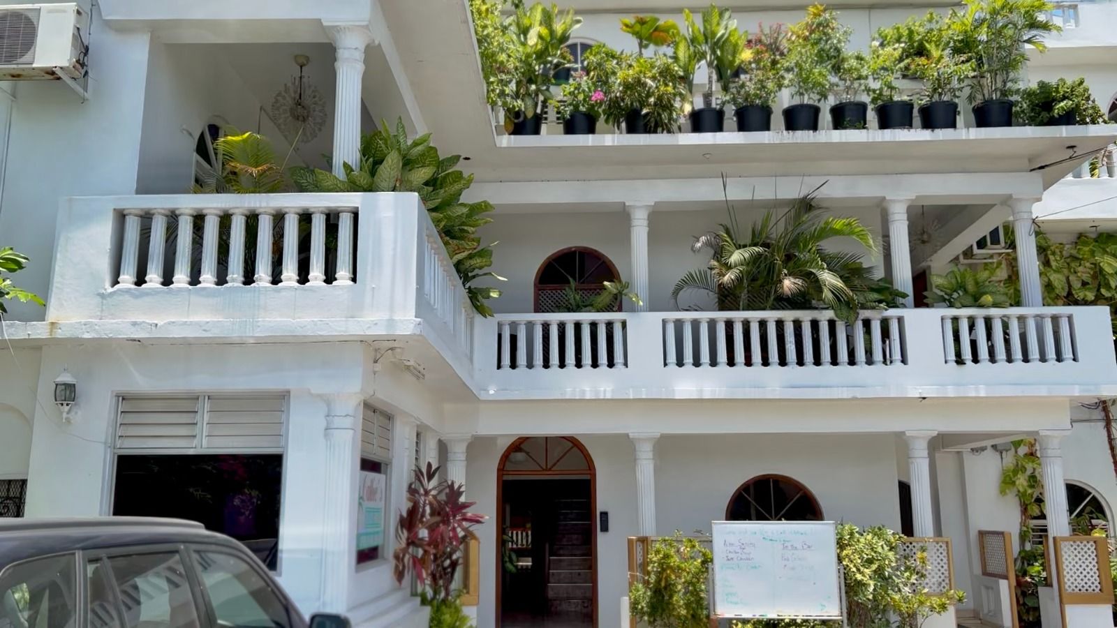 Callie's Beach House Resort